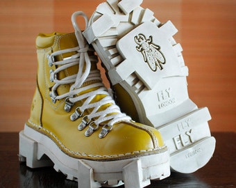 Unique high quality vintage footwear by VintagePlatformDeal