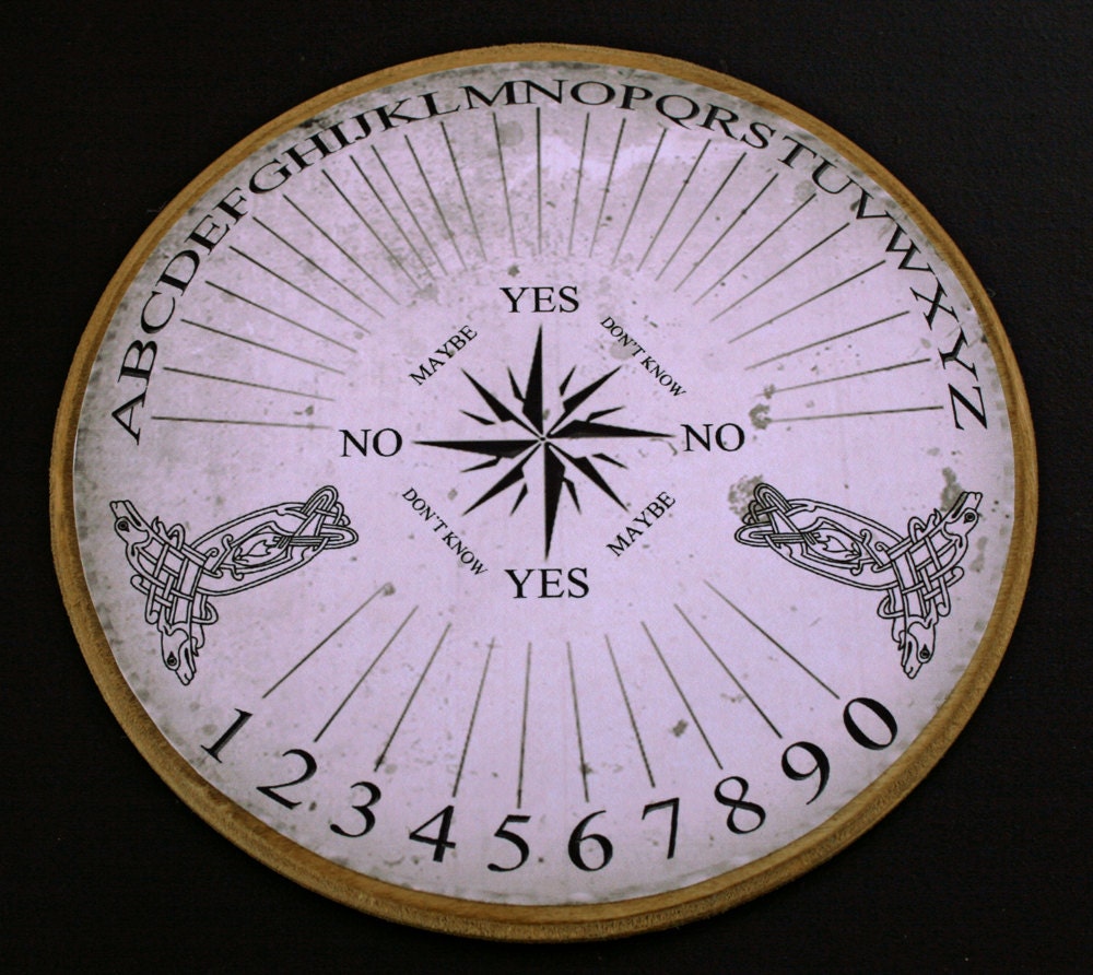 Standard Pendulum Board Grunge Background Knotwork Motif