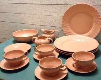 Items similar to Breathtaking Set of Franciscan Ware Coronado 31 Pieces ...