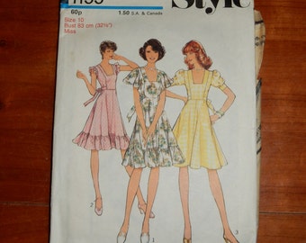 Items similar to Vintage Sewing Pattern on Etsy