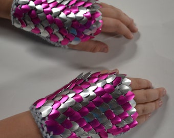 Scalemail Armor Dragonhide Knitted Gauntlets made by Crystalsidyll