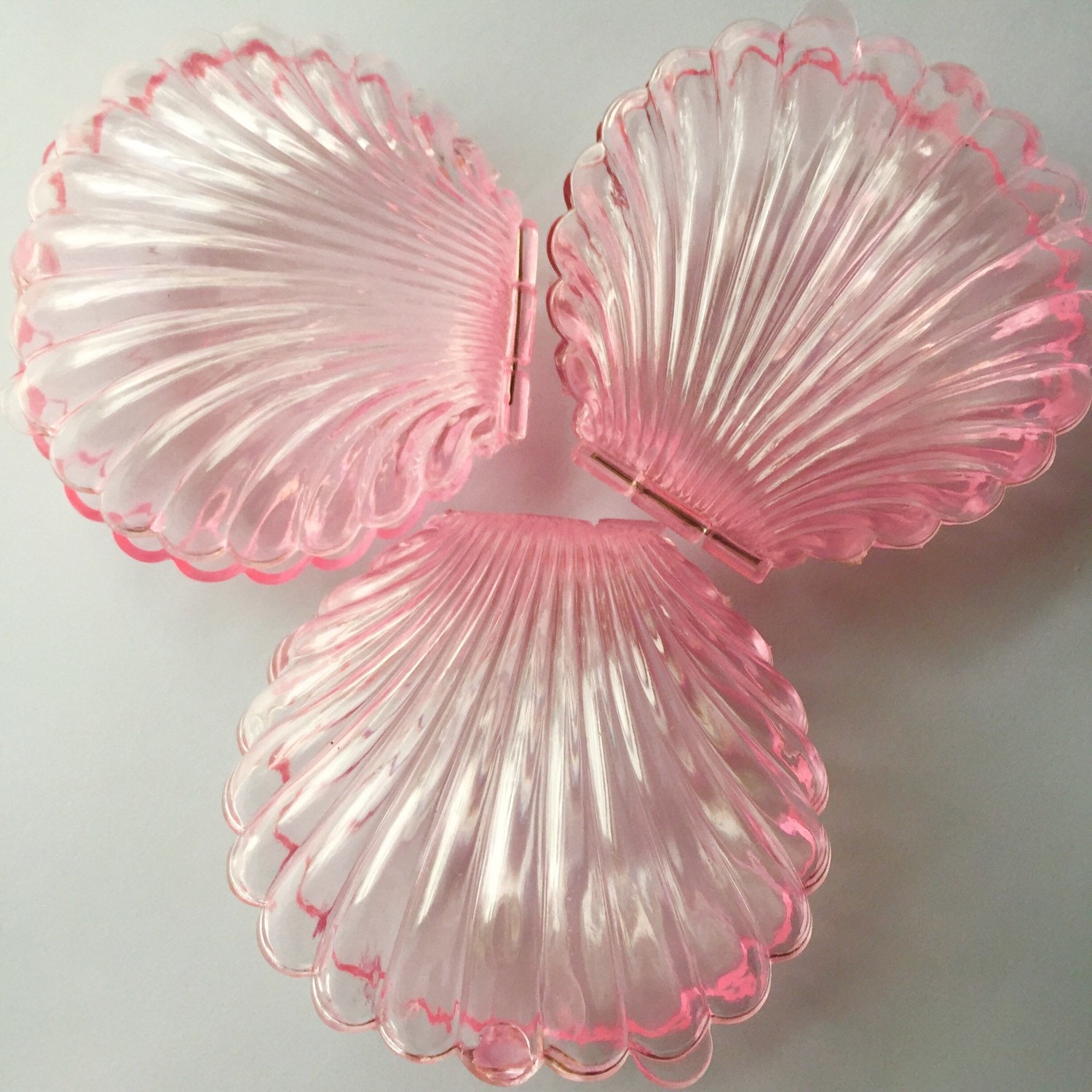 12 Large Clear Pink Plastic Seashell Clam Shell Favor Candy