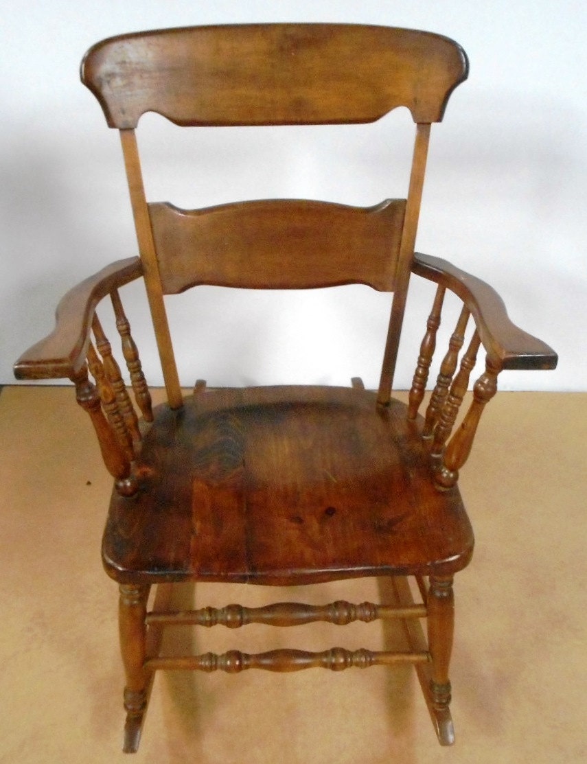 Vintage solid pine rocking chair – Haute Juice