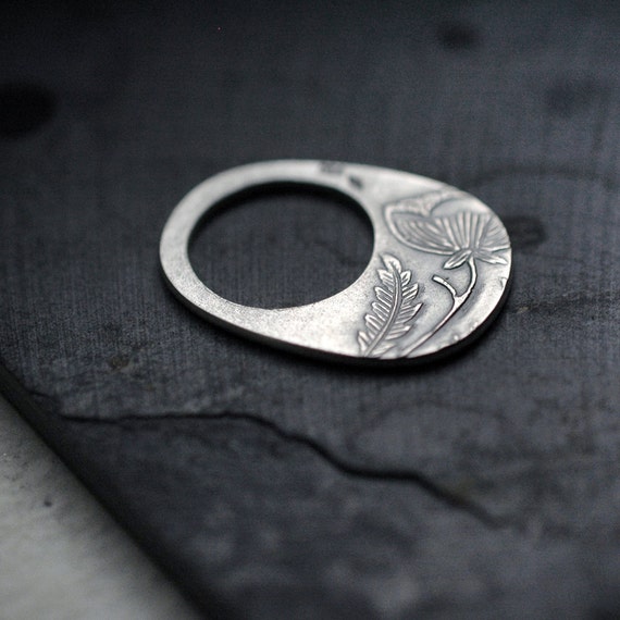 Victorian Floral & Leaf Double sided ring