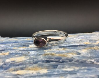 Simple Amethyst Ring // 925 Sterling Silver // Rectangular