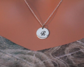 Letter r necklace | Etsy