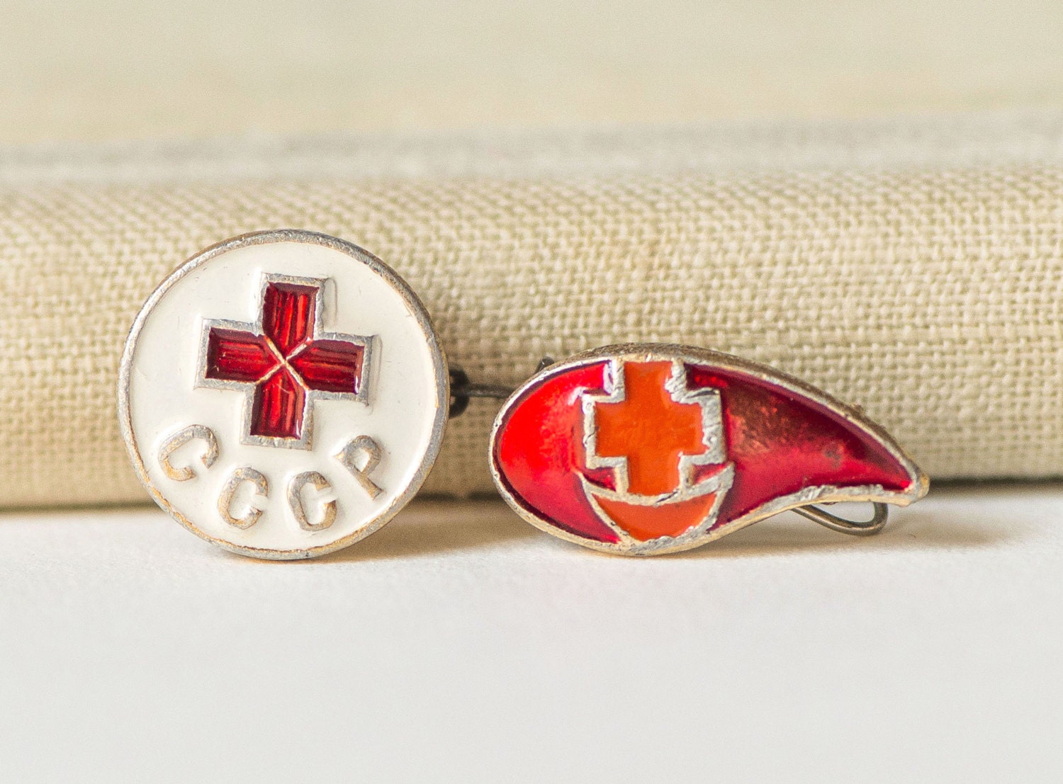 Blood donor Soviet pin Red Cross badges red white tiny pins