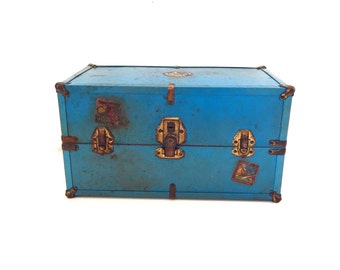 Travel trunk sticker | Etsy