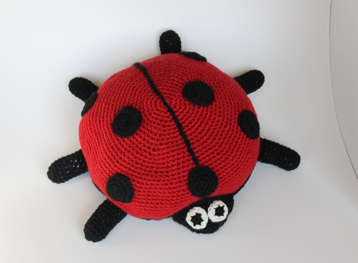 Crochet lady bug pillow / round pillow / baby pillow / kids