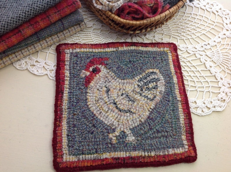 Rug Hooking PATTERN, Chicken Mat, 8 x 8, P102, Folk Art Chicken Design