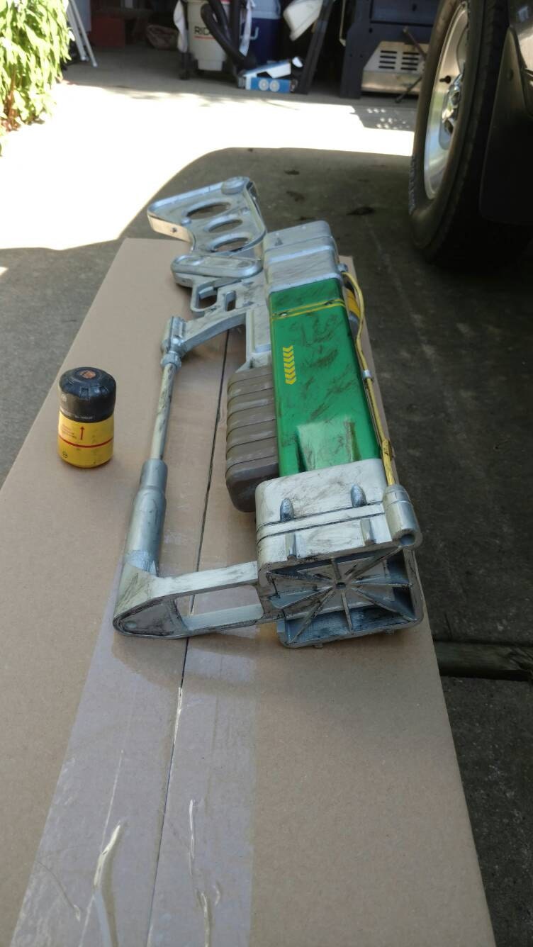 Fallout Laser Rifle With 2 MF cells and a working reloading