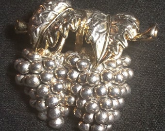 Grapevine pin | Etsy