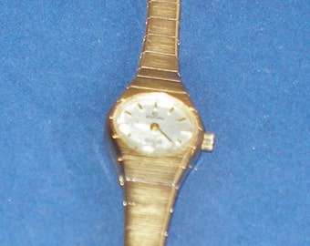 Elgin quartz watch | Etsy