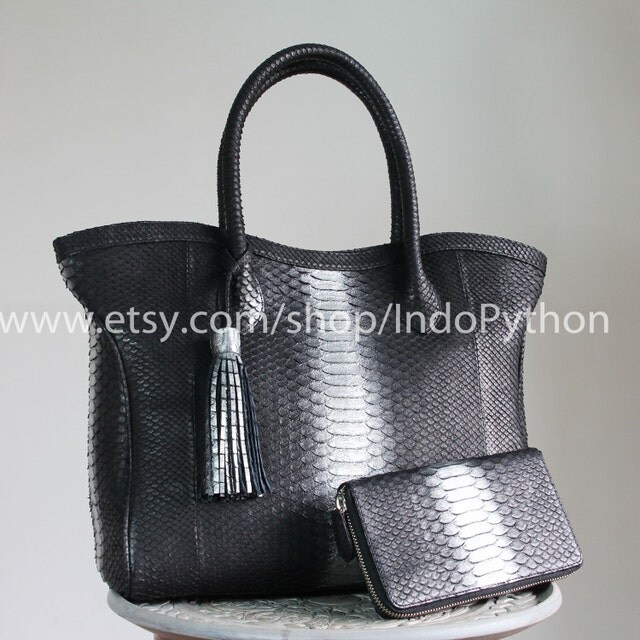 IndoPython handmade leather bags purses and wallets by IndoPython