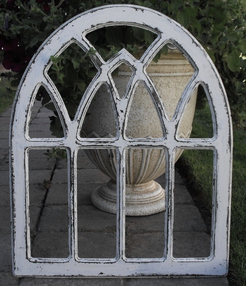 Gothic Arch Frame Round Top