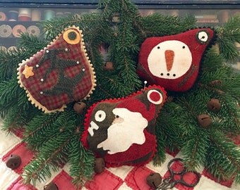 Santa Lapel Pin Pattern