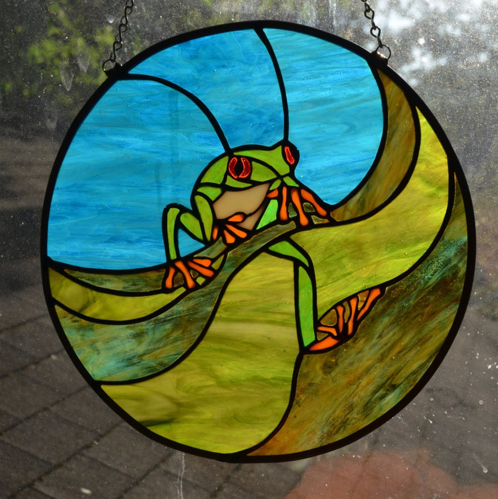 Red eyed tree frog stained glass circular panel