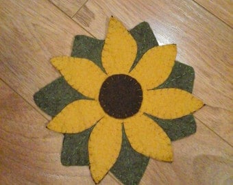 Sunflower penny rug | Etsy