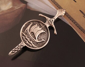 Viking ship pin | Etsy