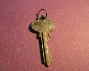 Old key necklace | Etsy