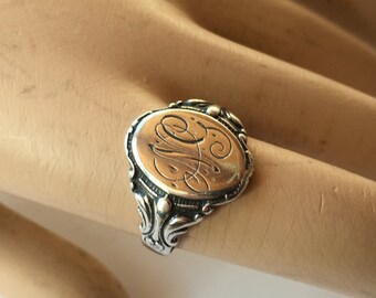 Large signet ring | Etsy