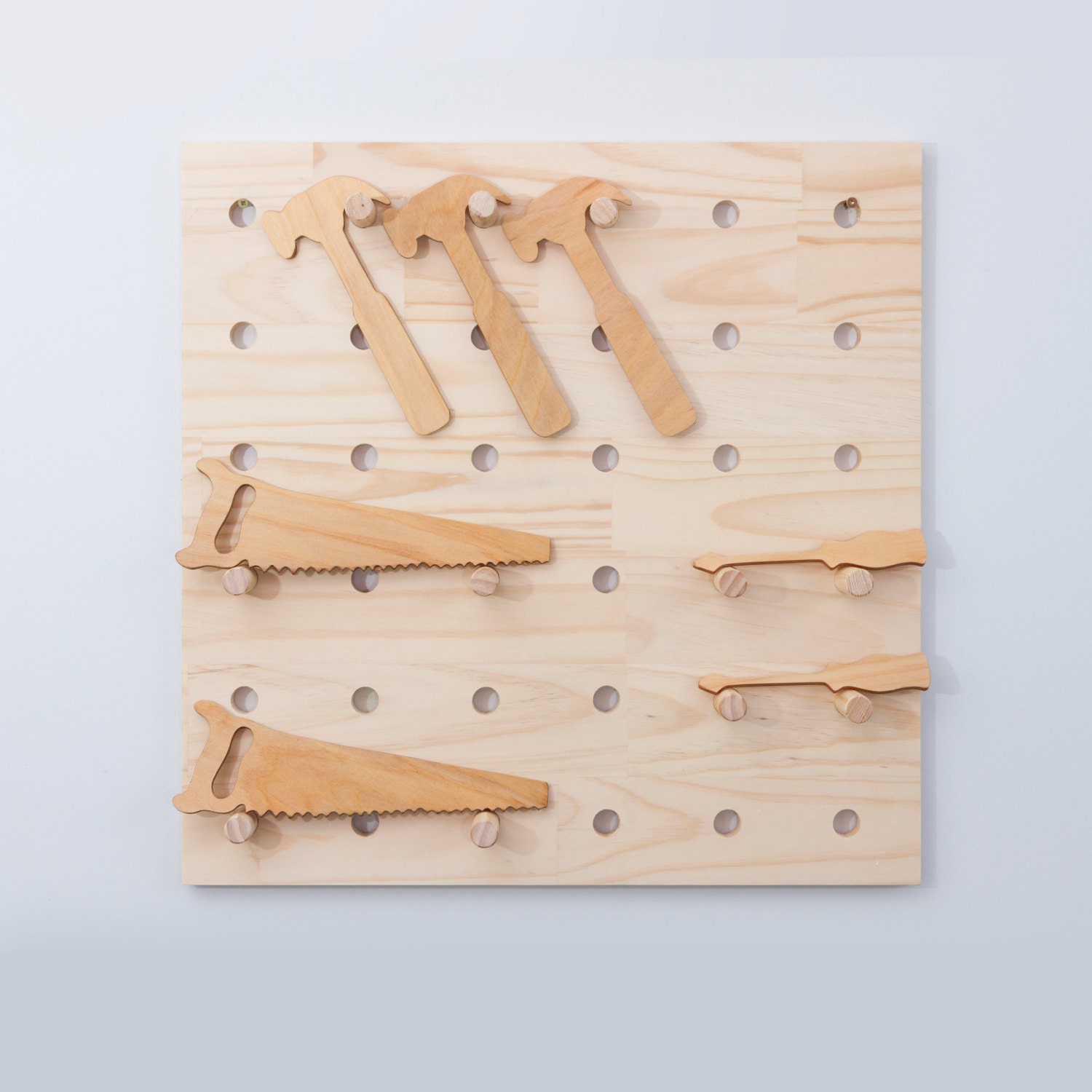 Ecofriendly Solid Pine Peg Board Wooden Peg Board with Large
