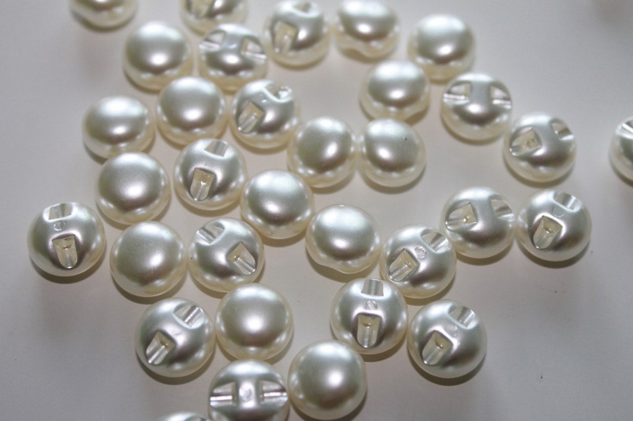 Pearl buttons round ivory shank pearl buttons sewing size 6