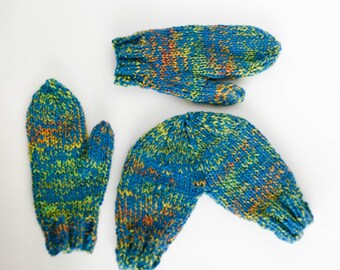 Hand holding mitten | Etsy