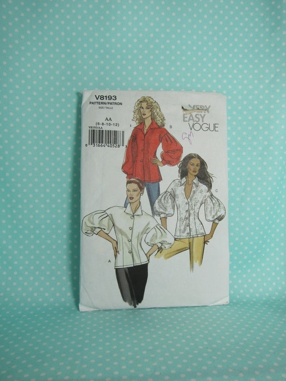 Vogue Top. Vogue 8193. Size:6-12-16. Very Easy Vogue. Pleated