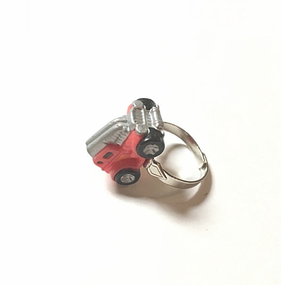 Little red hot rod car ring