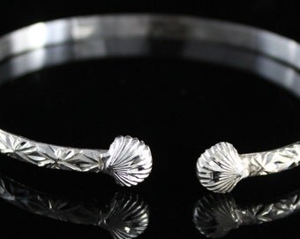 Flat West Indian Bangle Berry Vine with Grape Bunch Handmade