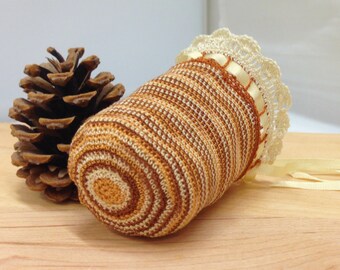 Items similar to Victorian style/crochet thread holder/purse/bag on Etsy