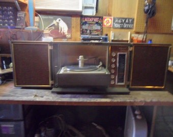 1970s Magnavox Portable Stereo Record Player with AM FM,, just serviced ...