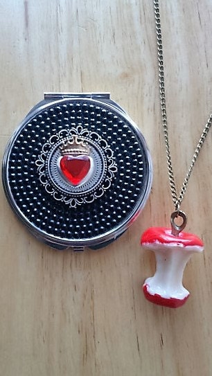 DIsney Descendants EVIE Magic Mirror by ItsAGirlThingDesignz