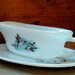 Wildfowl pyrex gravy boat and drip tray by StrawberryfVintage