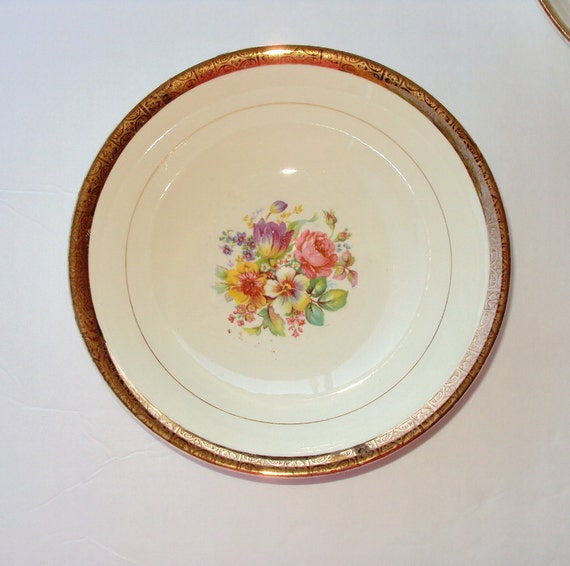 Salad / Soup Bowl 8 in 22kt gold rim floral Stetson China USA