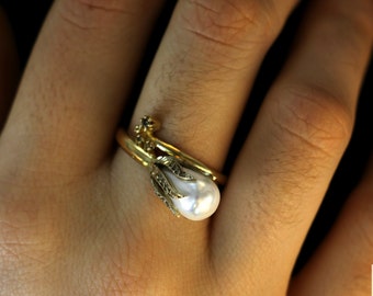 Items similar to Antique Vintage Gold Funky Glasses Ring on Etsy