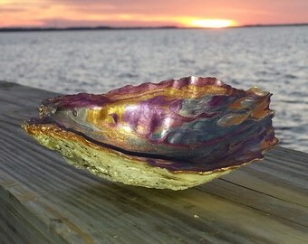 Painted oyster shell | Etsy