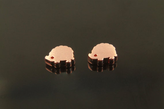 Hedgehog charm P4-P8 2 pcs 7.3x5.5mm 2.5mm thick Animal