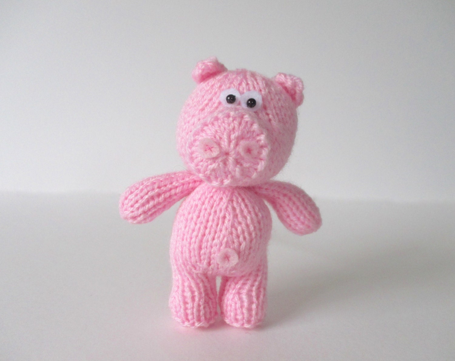 Pipsqueak the Pig toy knitting pattern