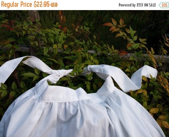Reduced White Handmade Amish Apron 3/4 by RockySpringsVintage