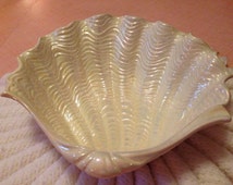 Popular items for clam shell bowl on Etsy