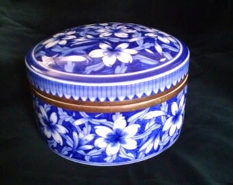 Round ceramic box | Etsy