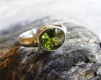 Peridot ring | Etsy