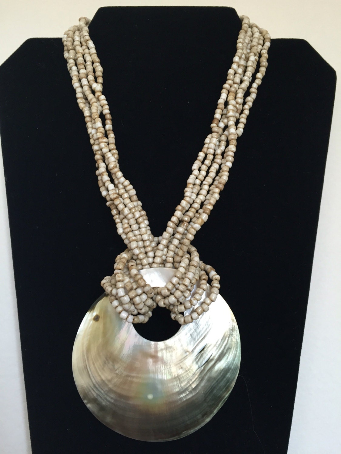 Beige shell necklace/Beaded Necklace