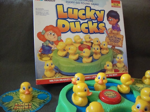 Lucky Ducks Motorized Game 1994 Milton Bradley Complete
