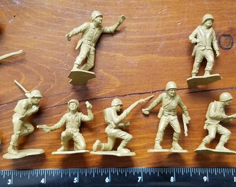 Vintage 1960s toy army men – Etsy