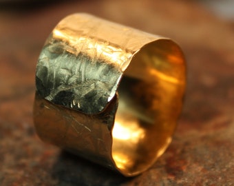 Unisex hammered brass ring
