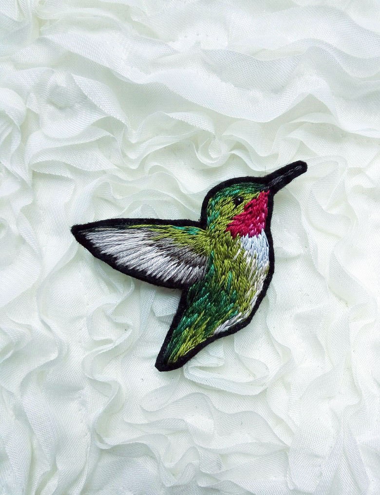 Hummingbird embroidery brooch Hand embroidery hummingbird