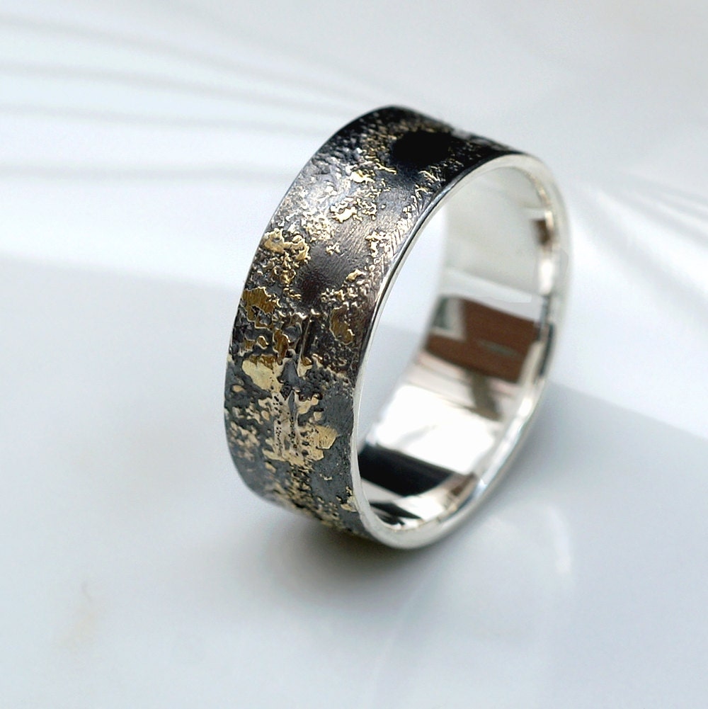 Gold Chaos 8mm Wide Wide Wedding Band in 18kt Gold and
